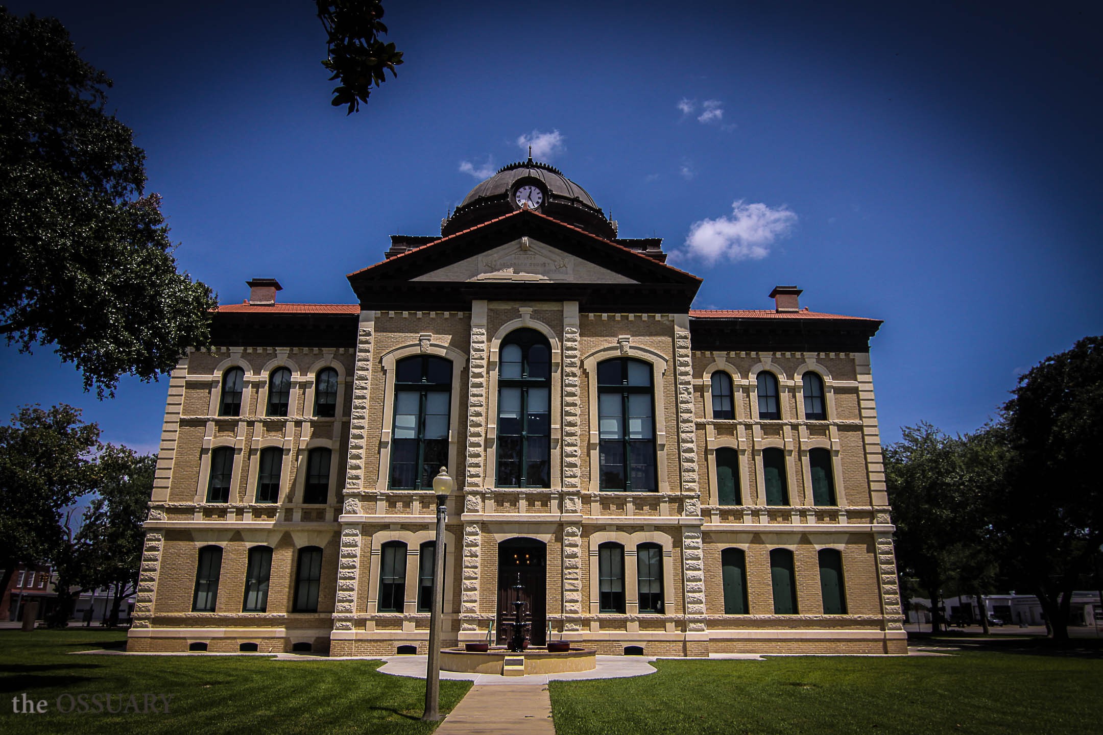 Colorado County Courthouse - Places 2 Explore