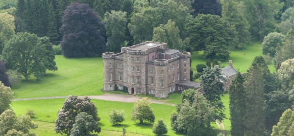 Monzie Castle - Places 2 Explore